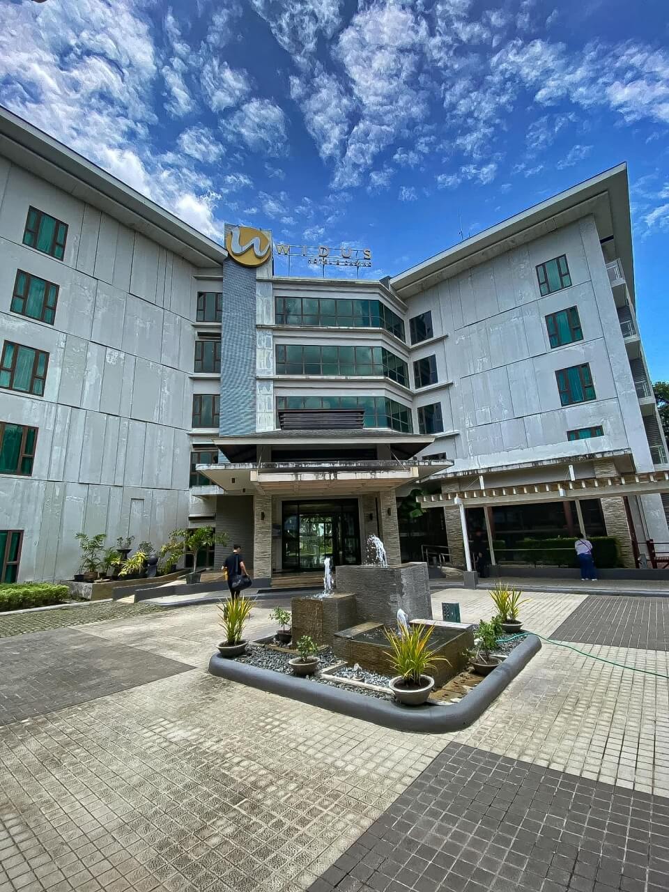 WIDUS HOTEL AND CASINO - LLOYD & BEHOLD